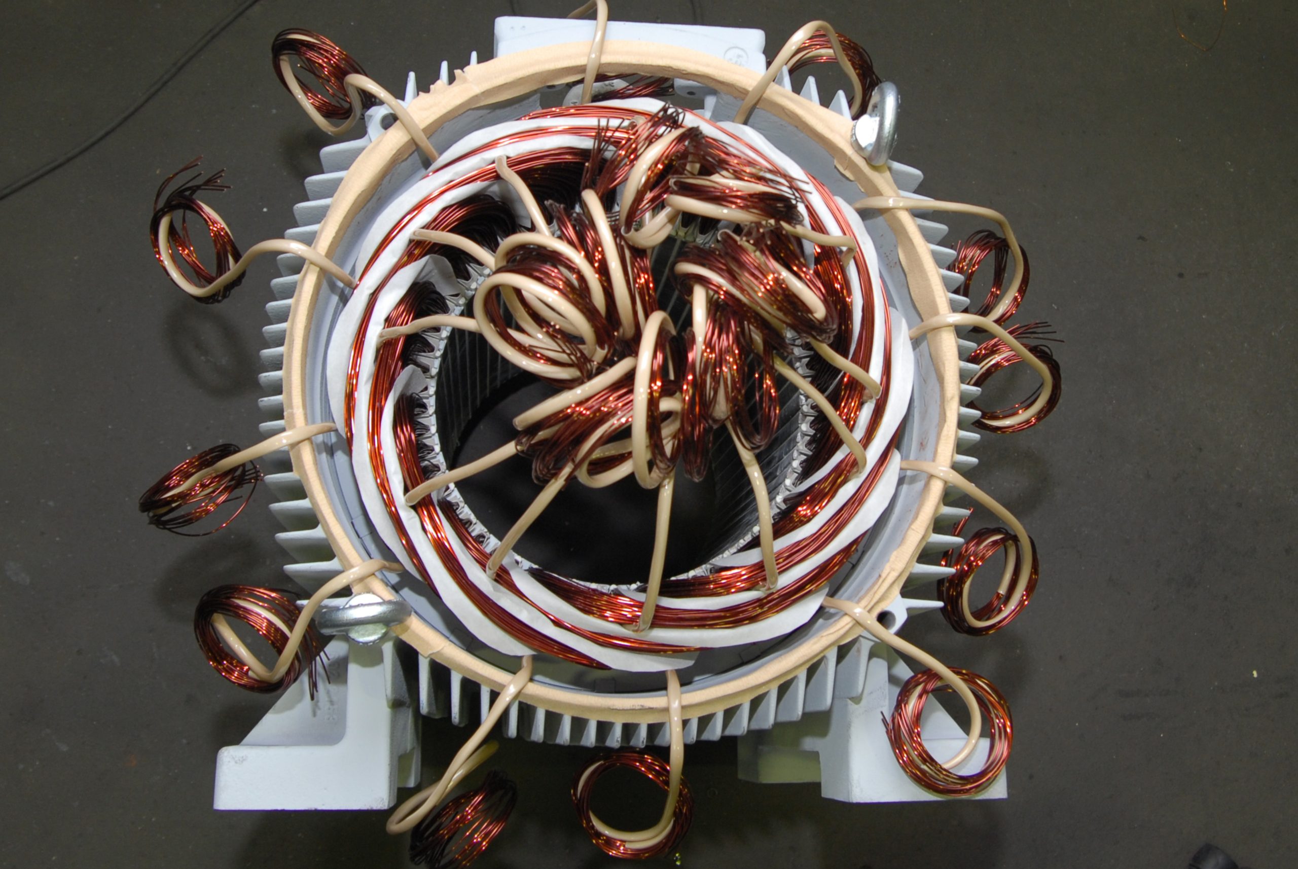 Runddrahtwicklung • momac Elektromaschinenbau